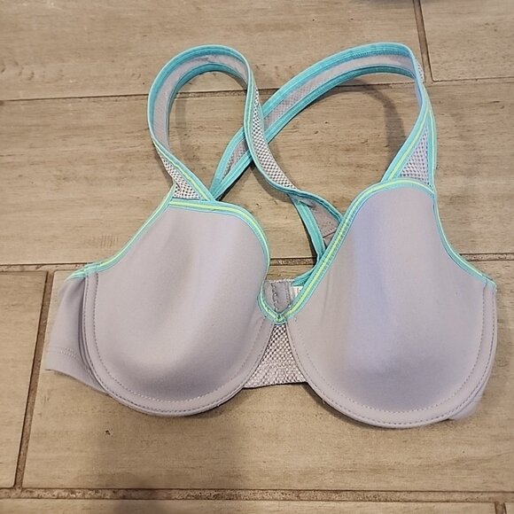 B. Tempt’D | Intimates & Sleepwear | Btemptd Bra 32d Gray Underwire ...